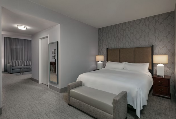 Customization & Portfolio – Myth Realm